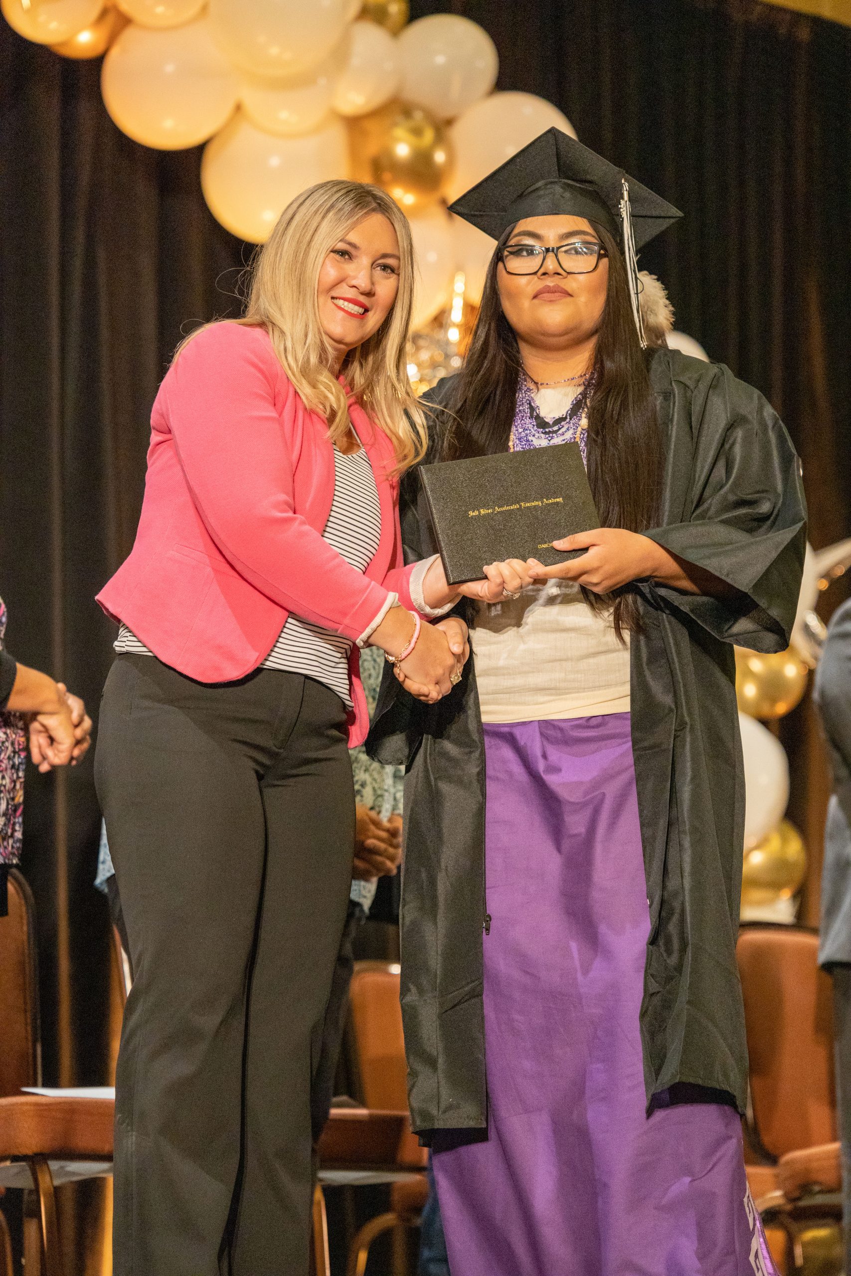 High School Students Receive Diplomas | O'Odham Action News