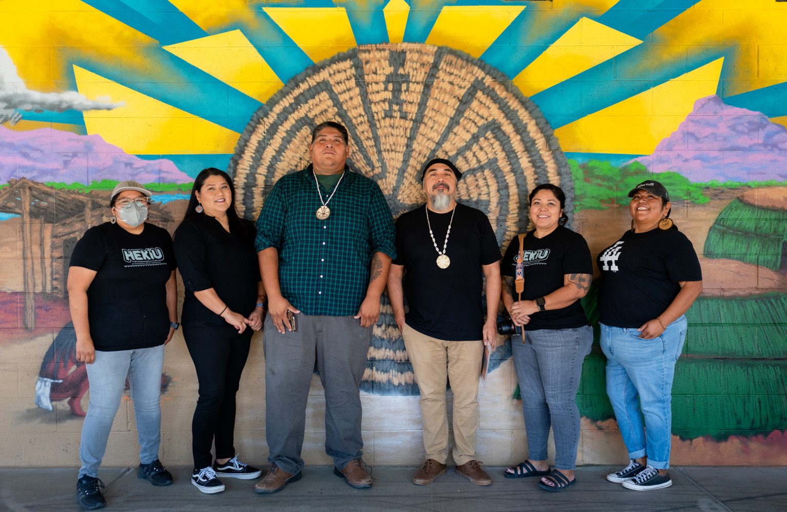 Hekiu Indigenous Artist Continuum Installs New Mural | O'Odham Action News